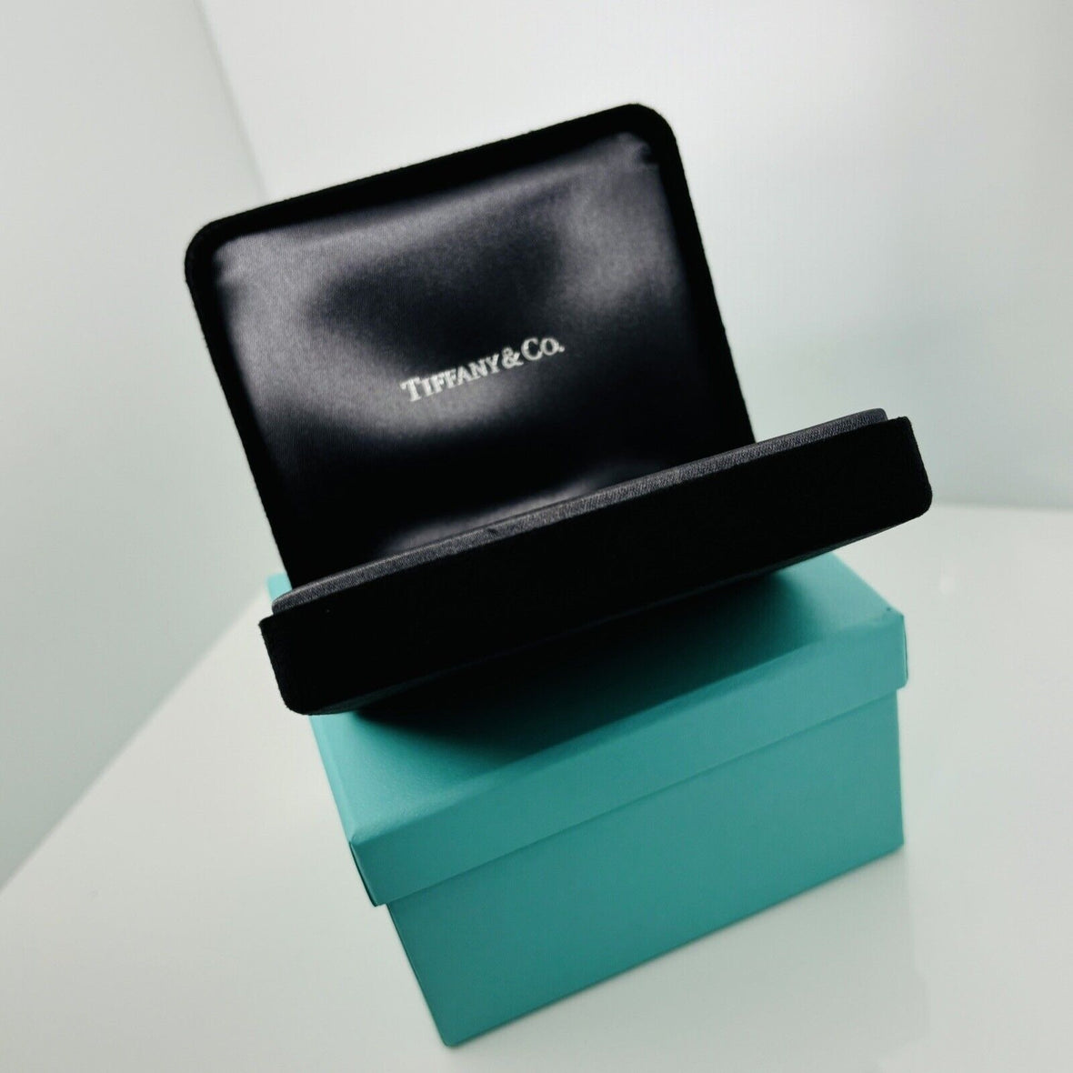 Tiffany Jewelry Travel & Storage Gift Boxes and Pouches / Pre-Loved ...